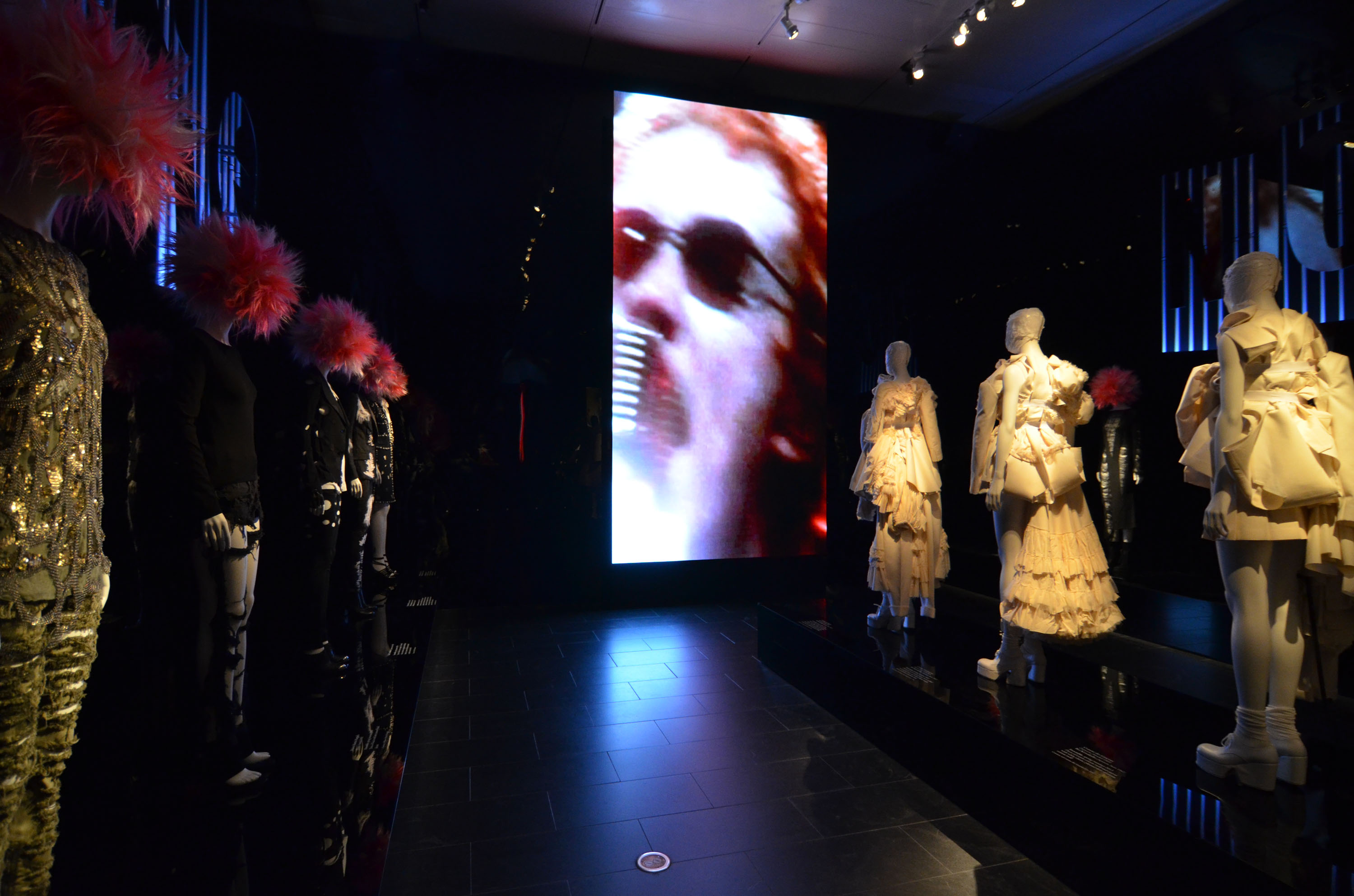 Met_Museum_Punk_DIY Gallery lighting - Big Show Consulting and Management